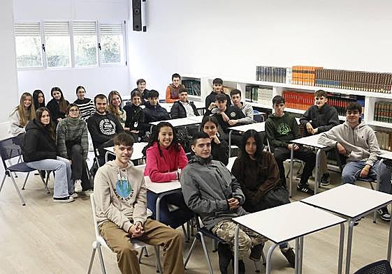 Los alumnos del instituto Caro Baroja presentan al Ayuntamiento de Getxo las ideas con las que ...